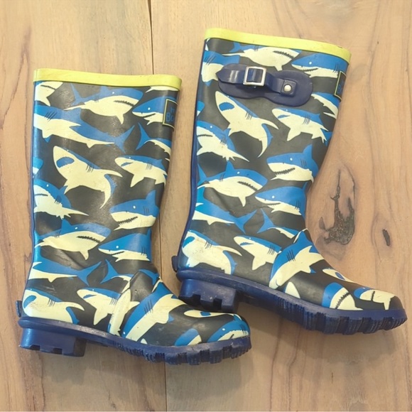 Mini Boden | Shoes | Mini Boden Welliesboys Shark Blue White Pull On ...